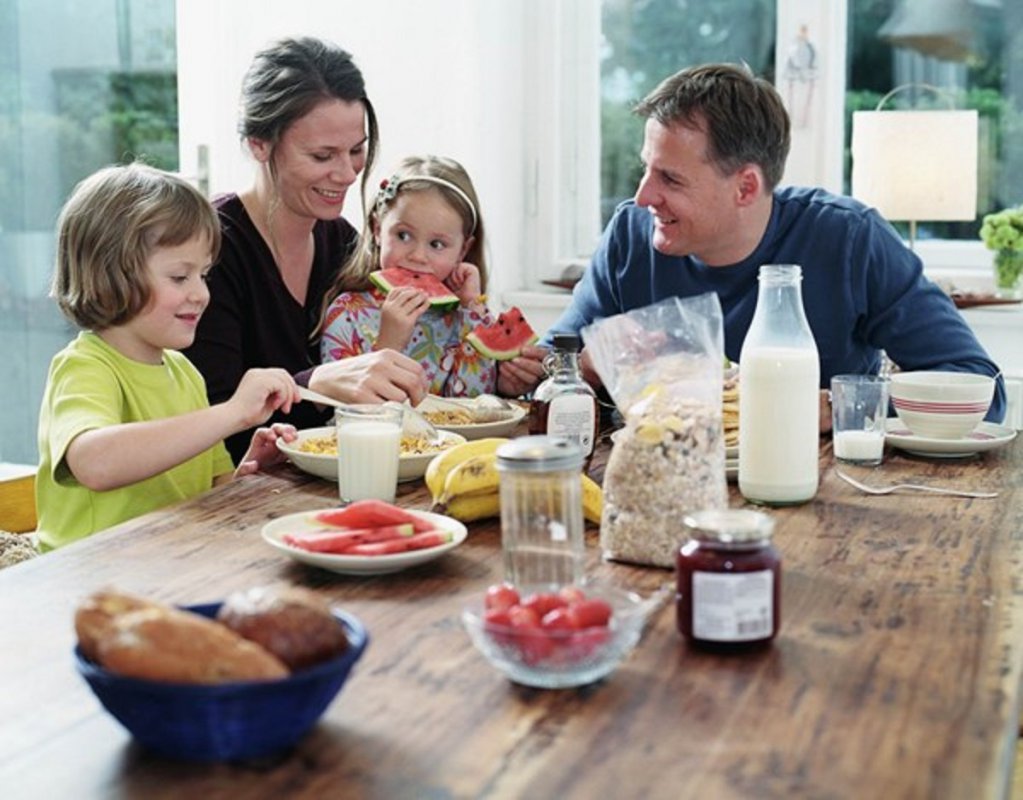 Five Easy Ways To Eat More Healthily As A Family – BANT